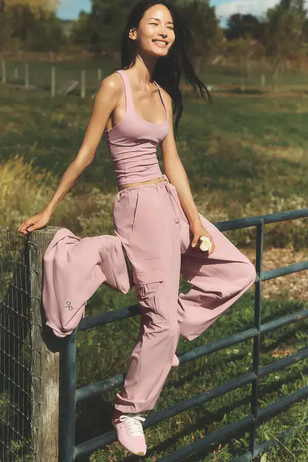 Alo Yoga Megastar Low-Rise Cargo Pants - Vintage Pink | Editorialist